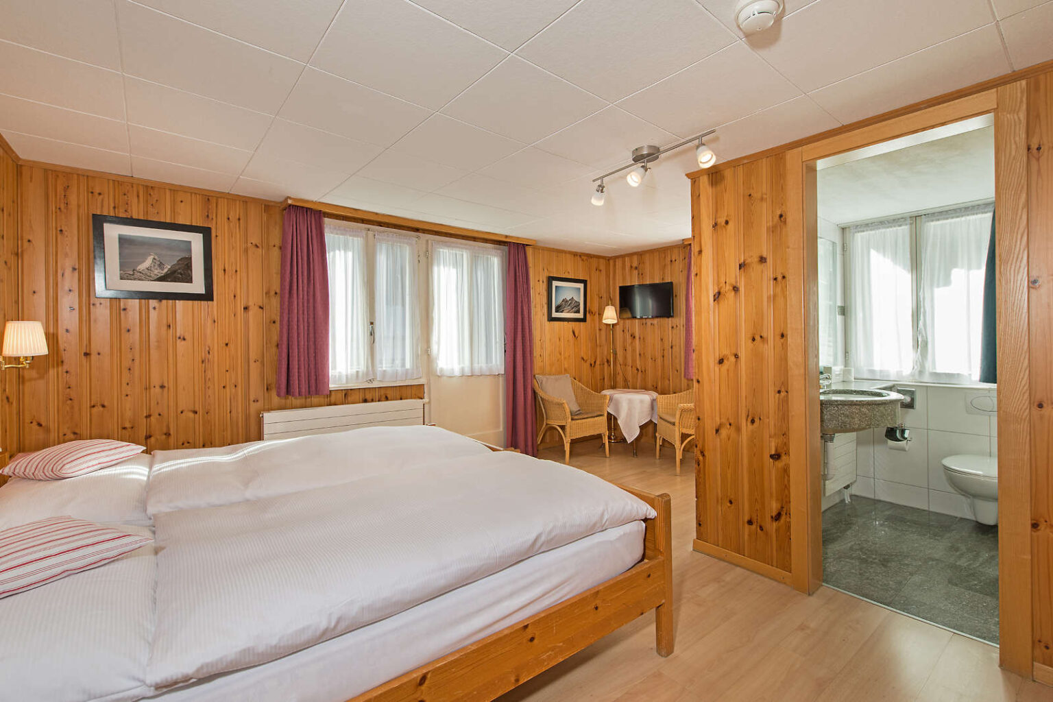Hotel Alpina Zermatt | Traditional Alpine Hotel